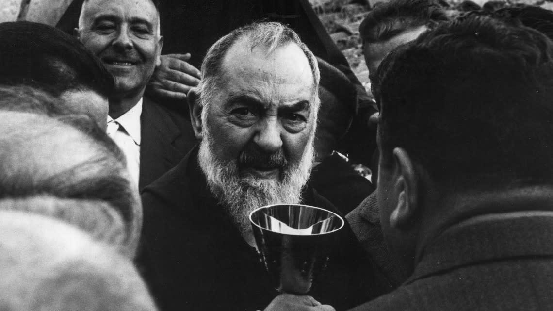 La Misa Tridentina explicada por el Padre Pío de Pietrelcina. - Un ...